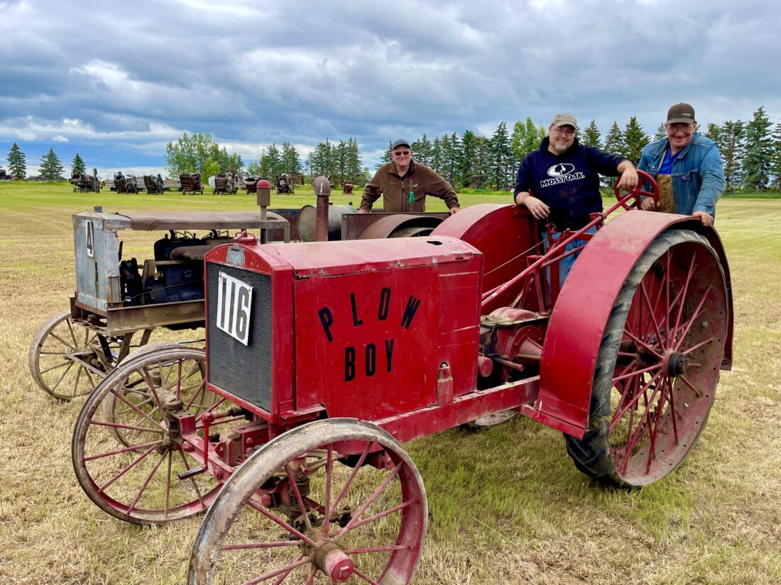 Manitobans ‘mobilize’ in Makoti | News, Sports, Jobs - Minot Daily News